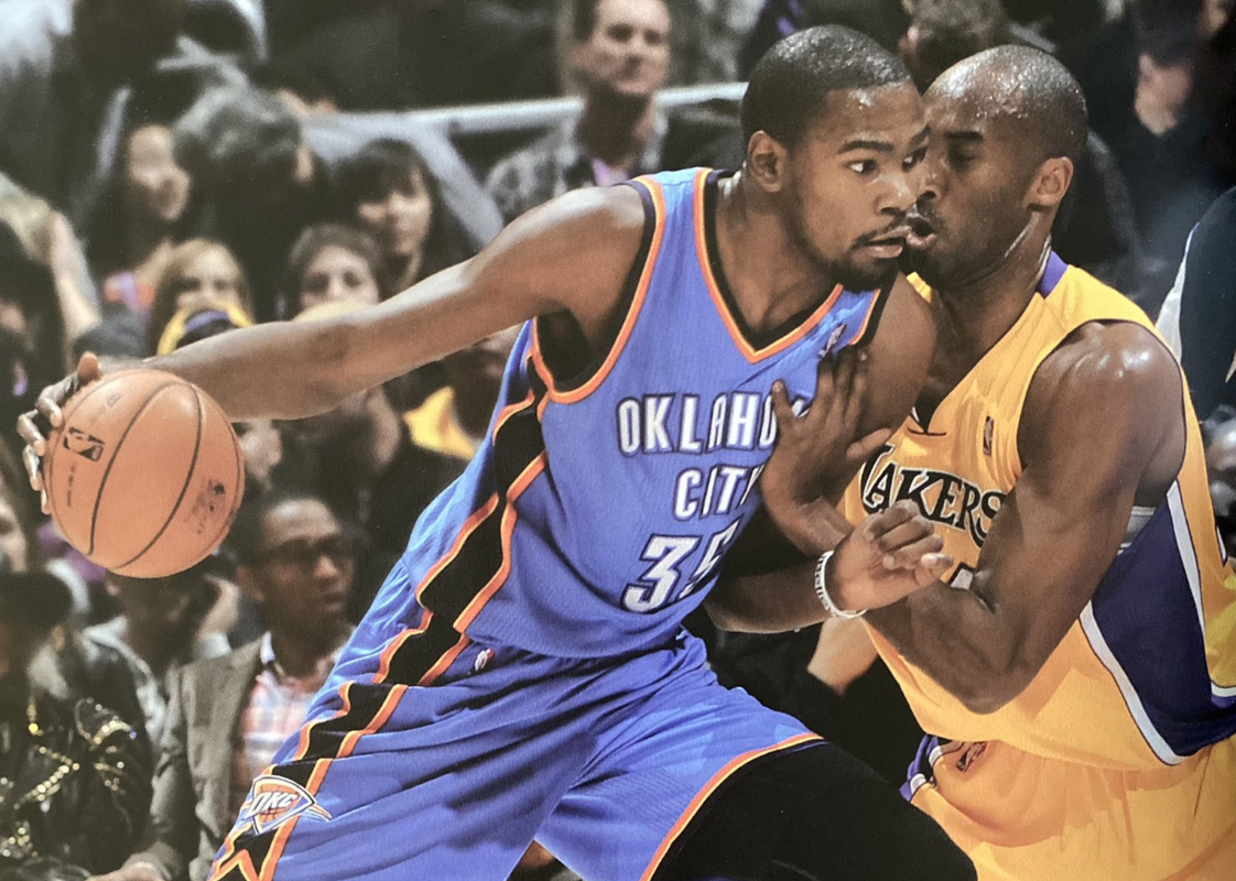 Kevin Durant發文懷念Kobe，竟能將相片的進攻過程準確描述！ | 廢青NBA | 籃球地帶 - FanPiece