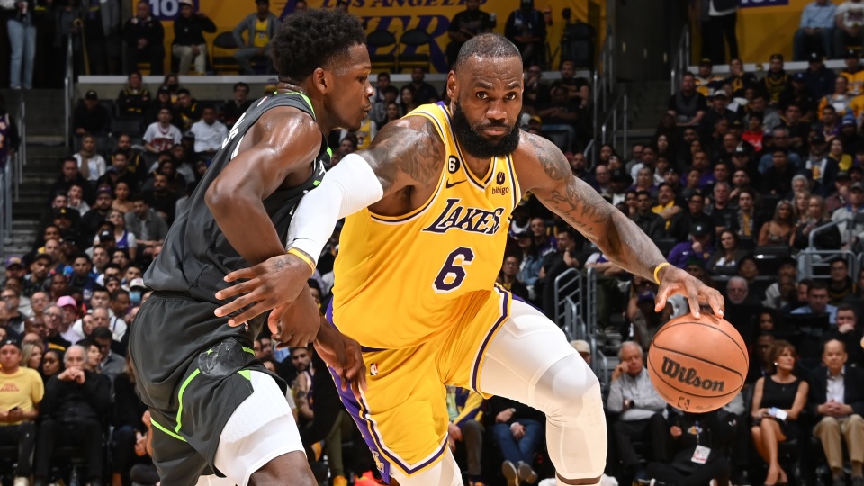 LeBron和AD拚命演出，聯手合砍54分25籃板，Schroder成為關鍵時刻英雄，湖人驚險打敗木狼成功晉身季後賽對陣灰熊 | NBA地域 ...