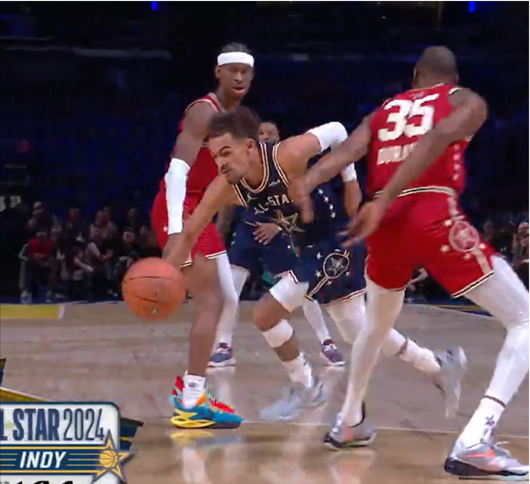 KD因腿太長先被Trae Young戲弄，再被Lillard單打得手，終於忍不住在上籃後作出嘲諷手勢還擊 | NBA地域 | 籃球地帶 - FanPiece