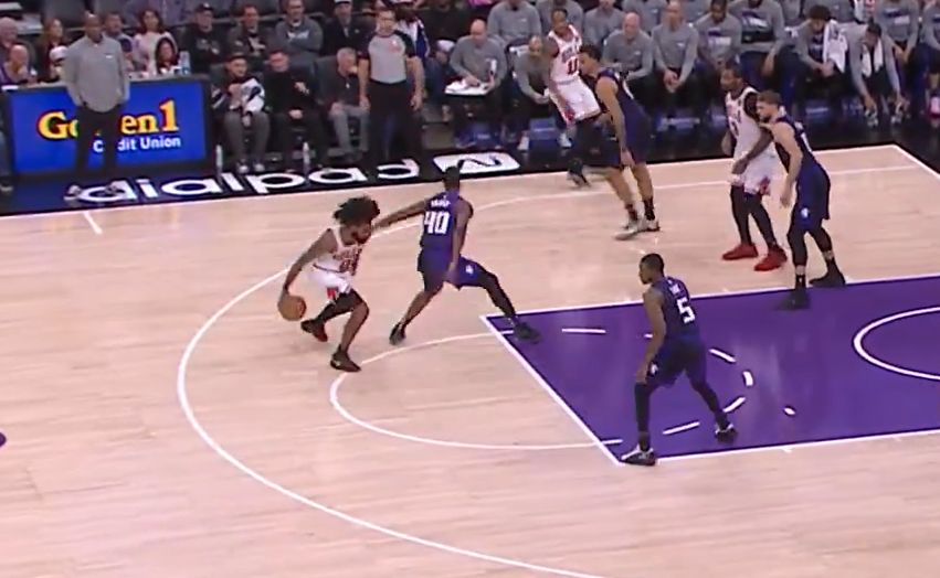 Coby White 的精彩運球讓 Harrison Barnes 轉了一圈，再突破單手爆扣！轟生涯新高 37 分領公牛逆轉 22 分落後反勝 ...