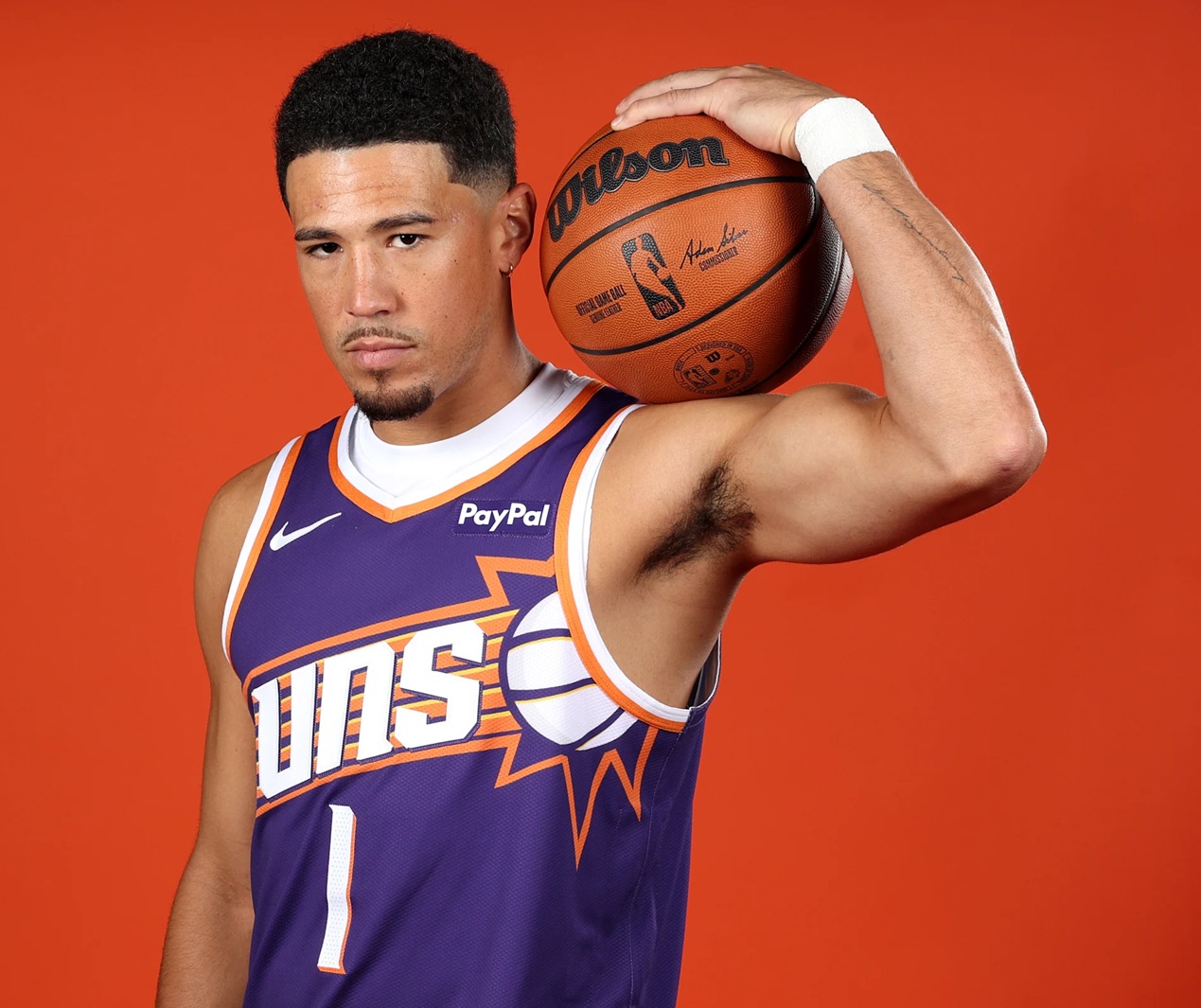 Devin Booker 坦承上季太陽隊缺乏凝聚力，新球季將擔當更重要的領袖角色 | No Look Pass | 籃球地帶 - FanPiece